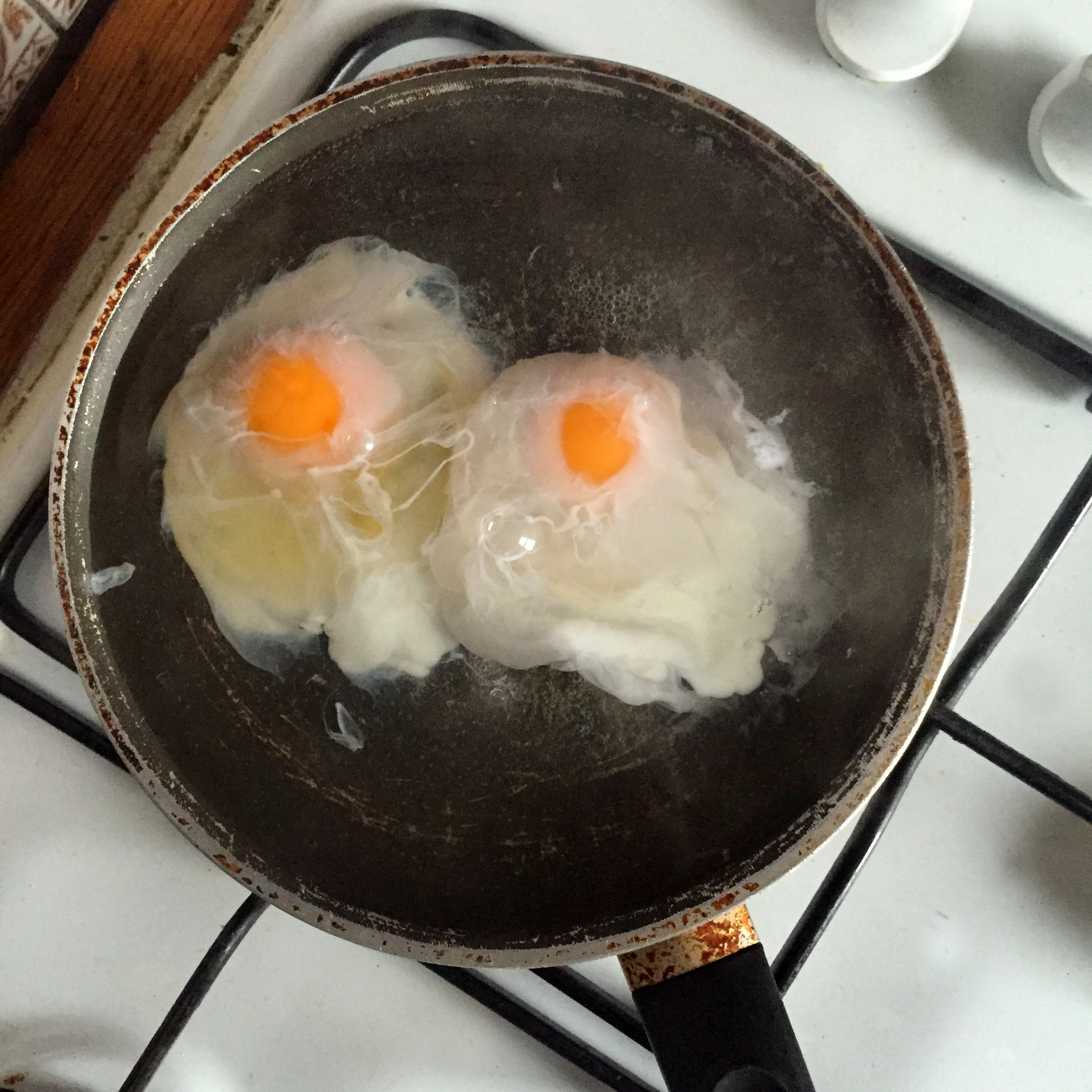 Perfectly poached eggs
