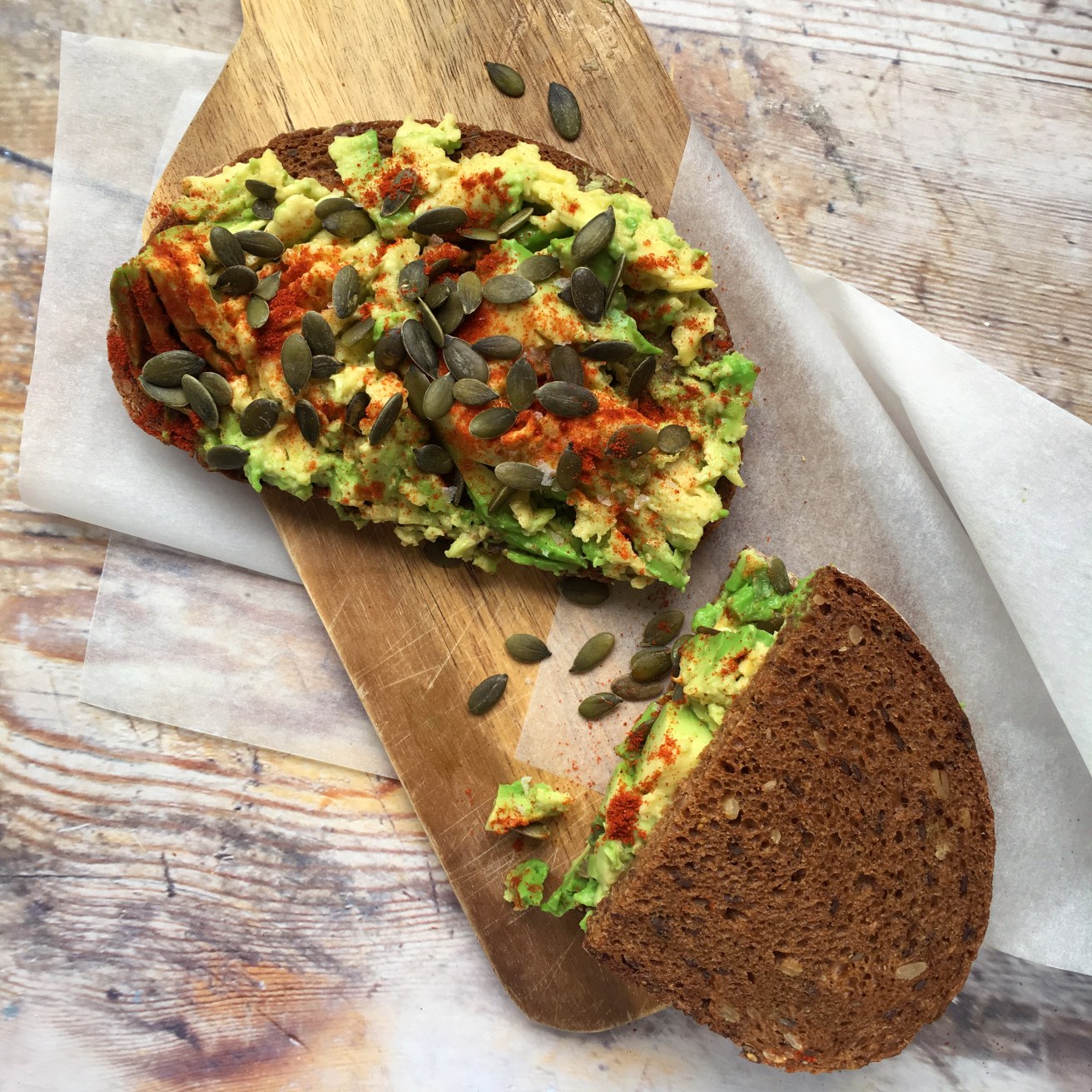 Avocado breakfast sarnie to go